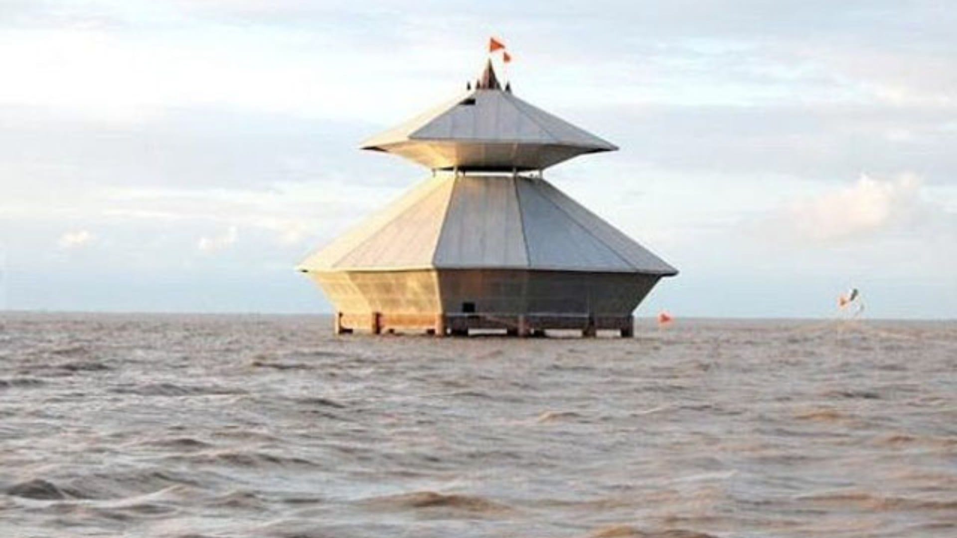 Unique Shiva Temple:भारत का अनोखा शिव मंदिर, दिन में दो बार हो जाता है ...