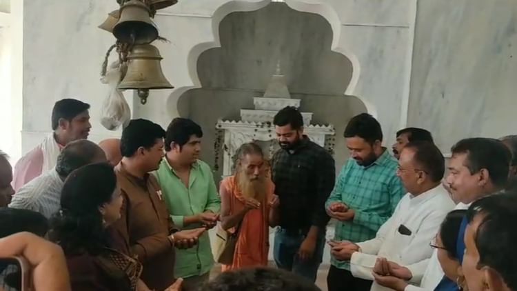 Mp Election 2023: Congress Leaders Took Oath In The Temple, Whoever ...