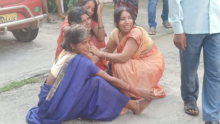 Road Accident In Gaya: Speeding Container Collides With Truck, Student Dies, Bihar News - Amar ...