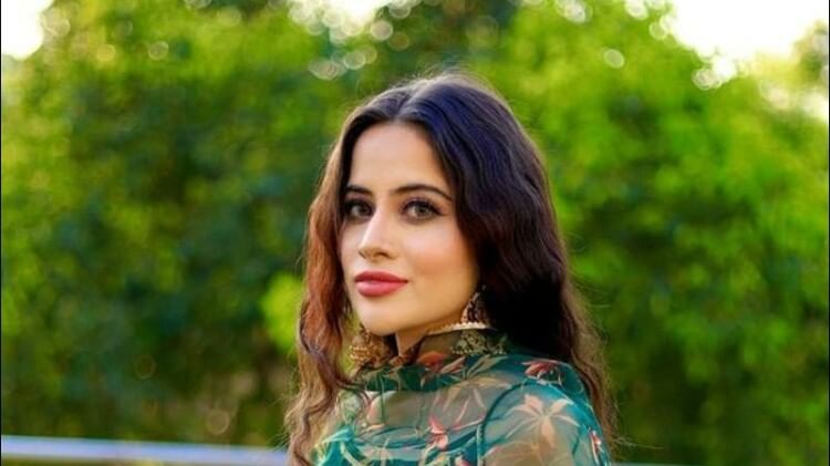 'बोल्ड क्वीन' के नाम से जानी जाती हैं उर्फी जावेद