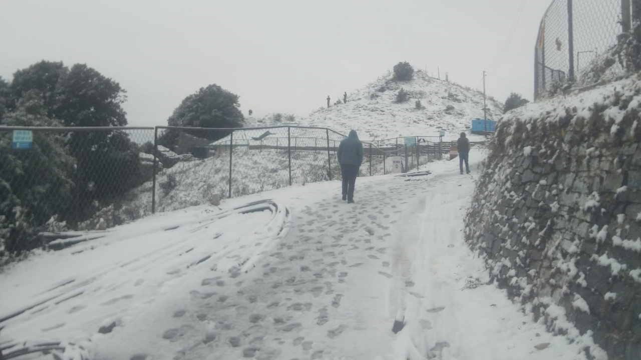 Snowfall For The First Time In October In Narkanda, Hatu Peak, 40 Year ...