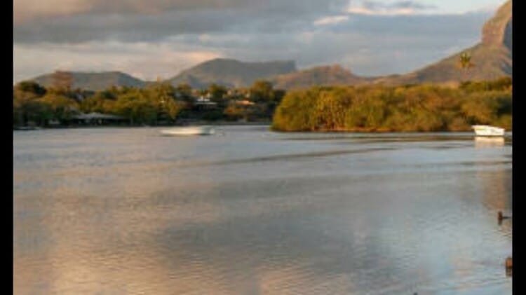 ये है दुनिया की सबसे काली नदी