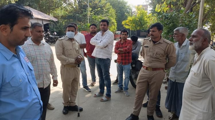 Amroha: Massive Fire Broke Out Munda Kheda Area, Woman And Her Two ...