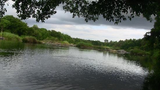 Gyan Prakash Akul Best Hindi Poem Kitne Hi Awrodh Khade Hon Ya Vipareet ...