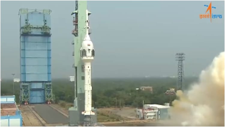 Isro Tweets Onboard Video Of Gaganyaan Tv-d1 Mission Test - Amar Ujala ...
