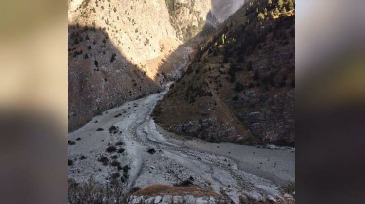 Chamoli News Water Flow Of Segdi Drain Reduced Due To Rock Breakage In ...