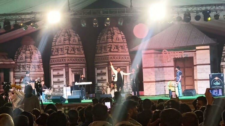 Video : विरासत महोत्सव में चला पंजाबी सिंगर जस्सी का जादू, उमड़ी फैंस ...