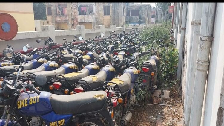 Bike Bot Scam Noida Scam Bikes Become Junk In Agra Investors Worried ...