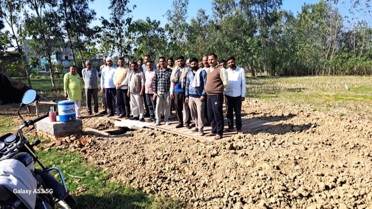 Saharanpur: Farmers Closed The Weighing Center Of Daya Sugar Mill ...