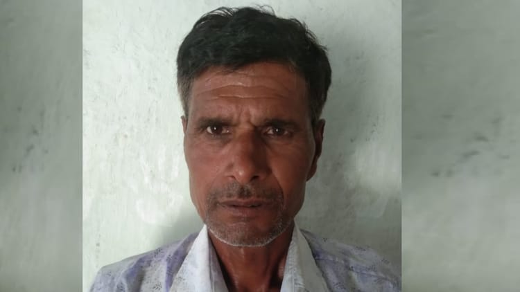 Sitapur:रोटावेटर में फंसकर किसान की मौत, साथियों ने गन्ने के खेत में ...