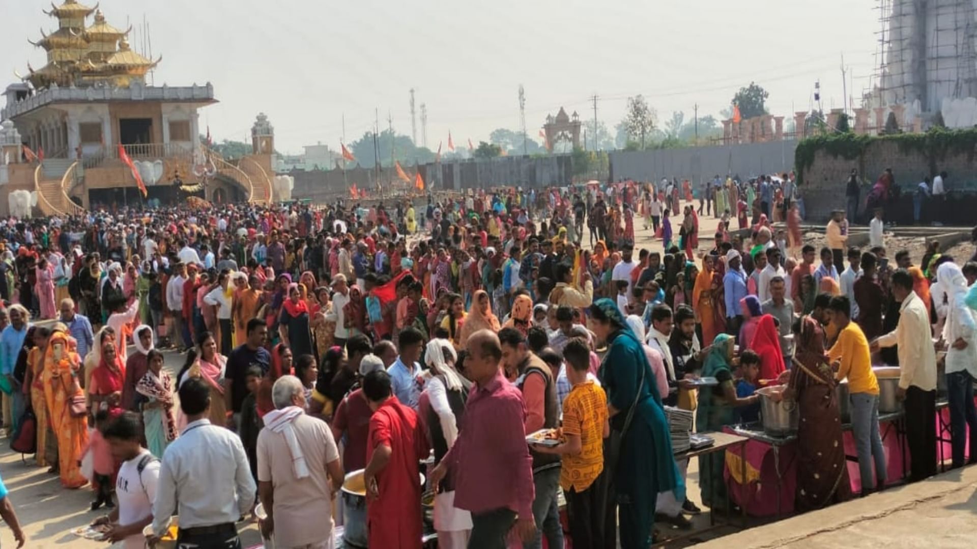 Sehore More Than 1.5 Lakh Devotees Took Annakoot Prasad At Kubereshwar ...