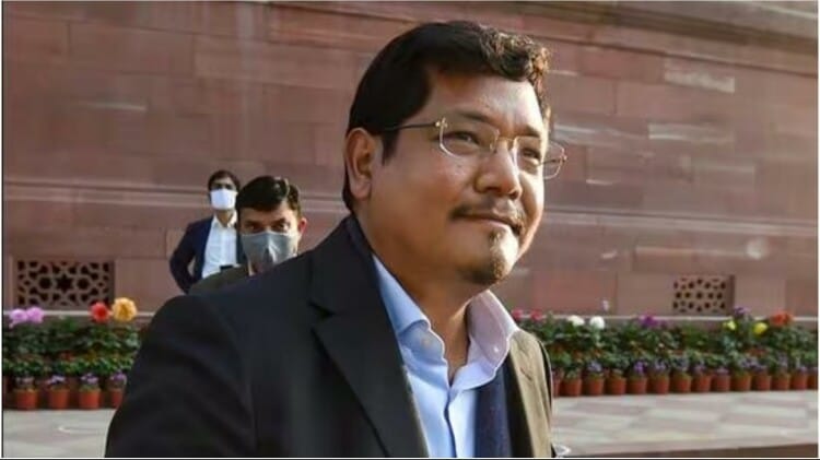 Pick Up Truck Hits Pilot Car Of Meghalaya Chief Ministers Convoy - Amar ...