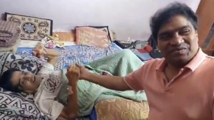Johnny Lever Came To Meet Junior Mahmood As He Got The News Of His Ill ...