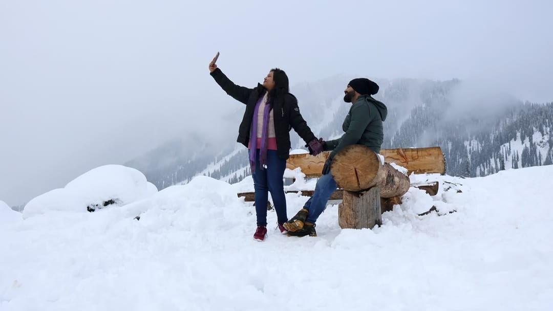 Jammu Kashmir Weather: Season First Snowfall At Maa Vaishno Devi Katra ...