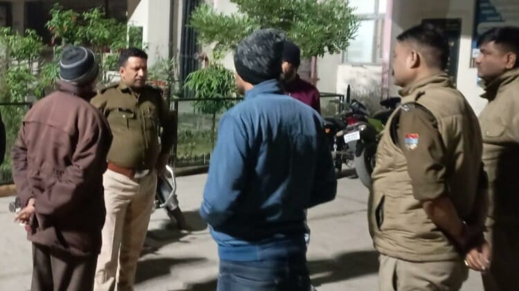 Uttarakhand Crime News Masked Miscreants Entered In Shop And Shot The ...