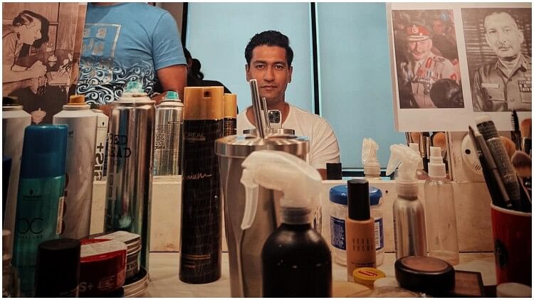 Sam Bahadur Vicky Kaushal Shares Bts Photo From Set Says Love You All