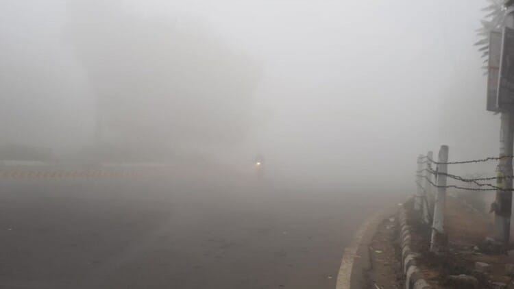 Delhi Ncr Weather Forecast Update Today Dense Fog Orange Alert Issued Over Low Visibility News ...
