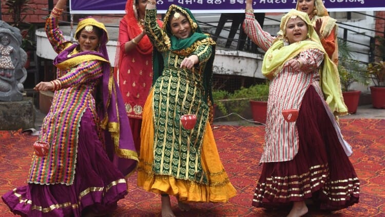 Endangered Culture Of Puadh Preserved In Malwai-puadhi Gidda By Malwa ...