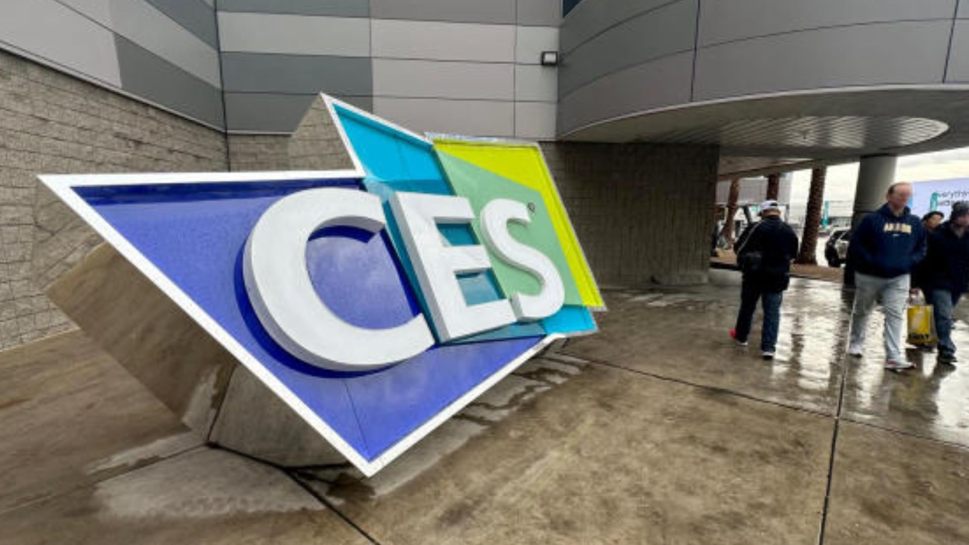 Ces 2024 Tv Becomes Transparent Water Cube Will Make Water From Air ...