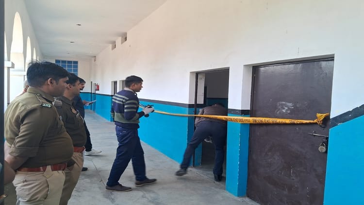 Two Real Brothers Dushkarm A Teenage Girl - Amar Ujala Hindi News Live ...