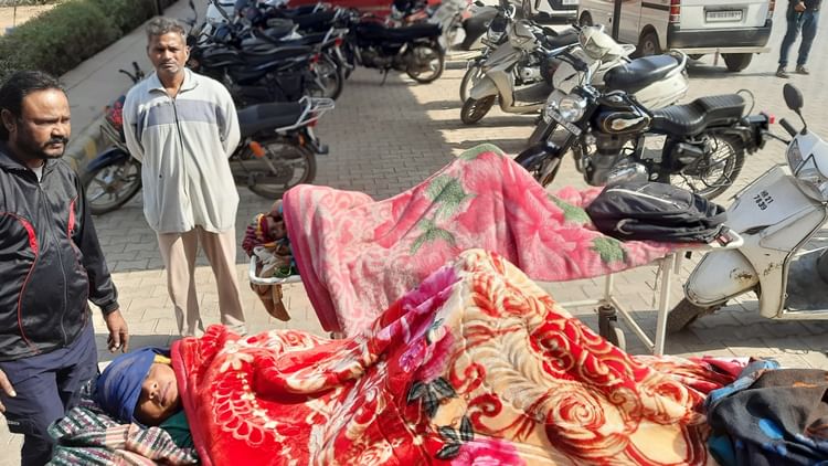 Seven Women Laborers Got Buried Under Soil While Digging Pond In Village Igrah Of Jind - Amar ...