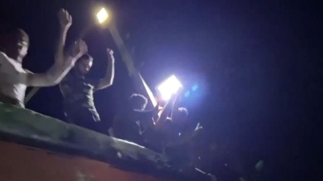 Pakistani Iranian Crew Thanked Indian Navy For Saving Them From Somali ...