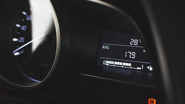 What Mistakes Reduce The Average While Driving A Car, Keep These Things ...