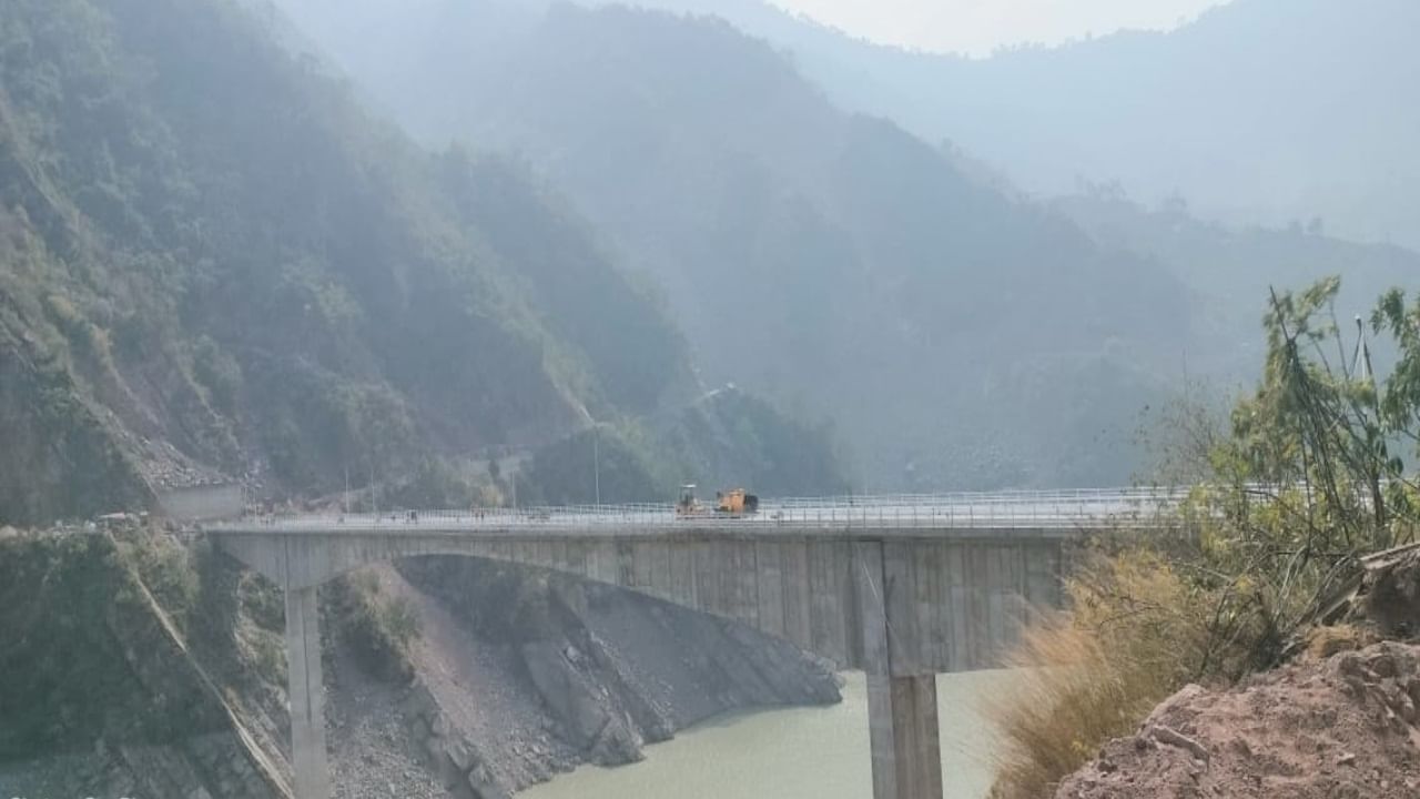 Himachal:देश में सबसे लंबे सिंगल स्पैन वाला बागछाल पुल तैयार ...