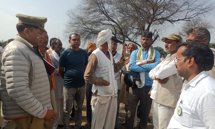 Two Farmers Died At Two Different Places, Electric Pole Fell On One And ...