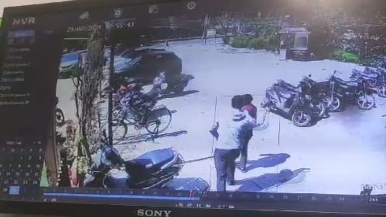 Man Beats Up Scheduled Caste Youth In Bareilly - Amar Ujala Hindi News Live - Bareilly News:छोटी ...