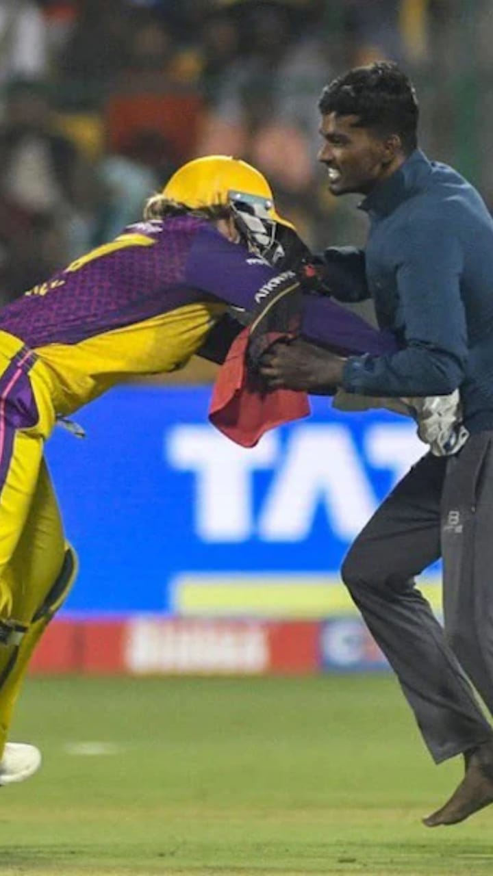 Wpl 2024: मैदान पर पहुंचा फैन तो एलिसा हीली ने इस तरह दिखाई हिम्मत