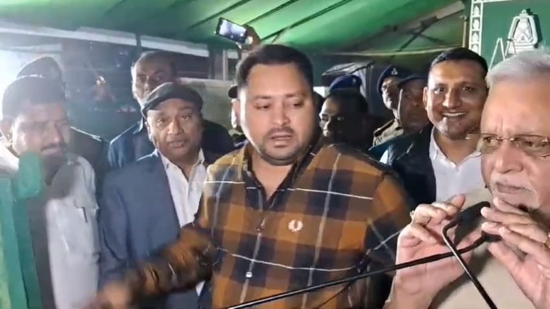 Bihar News : Rally Of Rjd Party Tejashwi Yadav Congratulated Nitish Kumar, Lalu Yadav - Amar ...