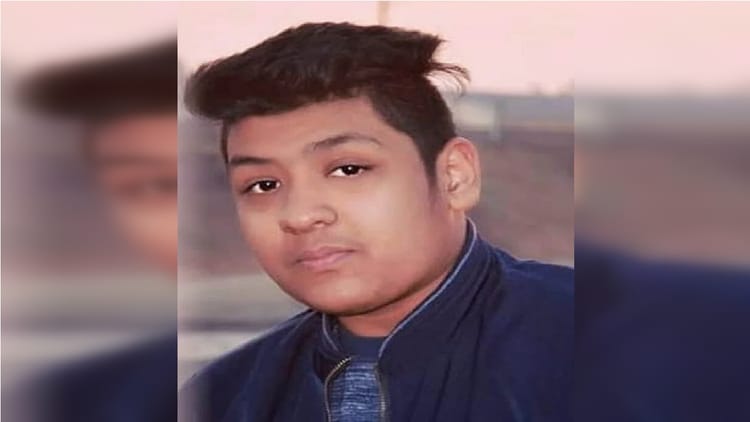 Yash Mittal Wanted To Go To America After Studying Bba In Noida - Amar ...