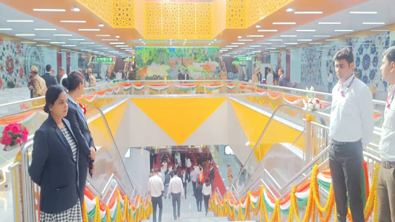 Agra Metro Inauguration:सुबह 6 से रात 10 बजे तक करें मेट्रो में सफर ...