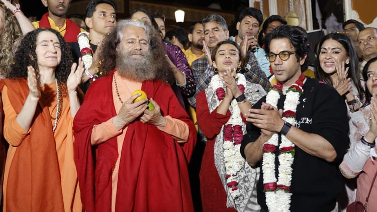 Actor Rajkumar Rao Reach Parmarth Niketan Rishikesh With Wife ...