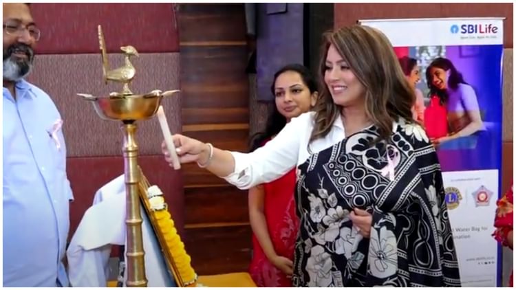 Mahima Chaudhry Conversation With Mumbai Women Police On Breast Cancer ...