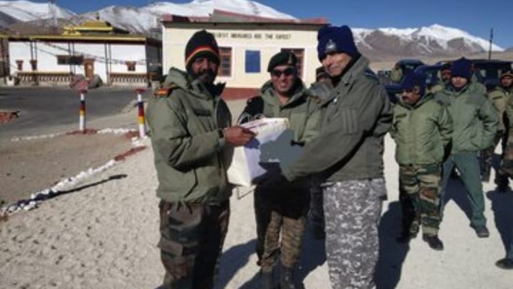 Western Air Command Chief Pankaj Mohan Sinha Visited Forward Posts In ...