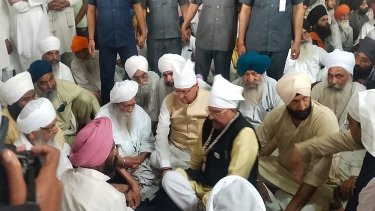 Cm Pushkar Singh Dhami Reached Nanakmatta And Paid Tribute To Baba ...