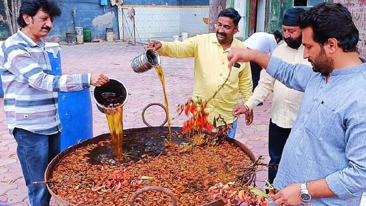 Indore Rangpanchami Gair News Colours Rajwada - Amar Ujala Hindi News ...