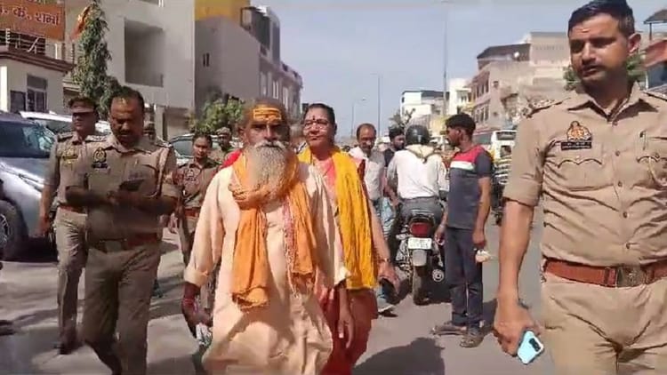 Insistence Of Basoda Puja In Krishna Well Police Seen Alert 10 People ...