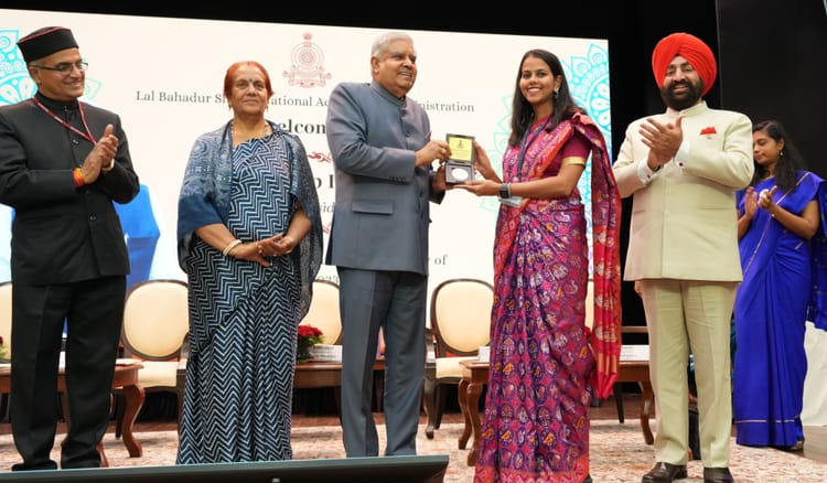 Mussoorie:एलबीएस एकेडमी पहुंचे उपराष्ट्रपति, कहा- अपने कार्यों से समाज ...