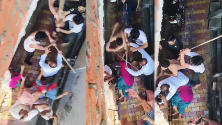 Baghpat Video: Deadly Attack Family With Knives And Rods, Many Injured - Amar Ujala Hindi News ...