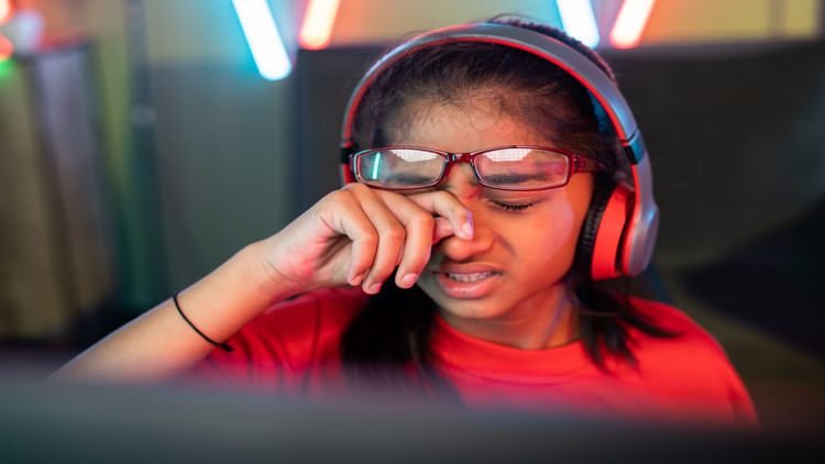 Myopia Risk In Children And Adults Does Screen Time Cause Myopia How To Prevent It - Amar Ujala ...