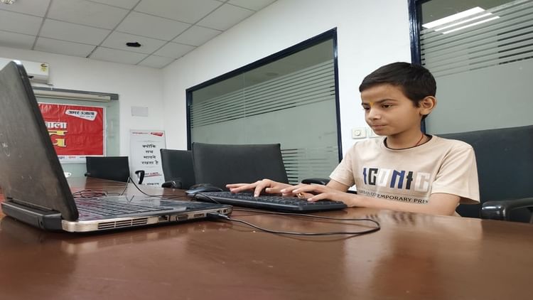 दावा:11 साल के 'कंप्यूटर बॉय' ने बनाया ई वोटिंग सिस्टम, घर बैठे कर ...