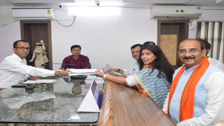 Bjp Candidate Saroj Pandey Filed Nomination Claimed Victory In Korba ...
