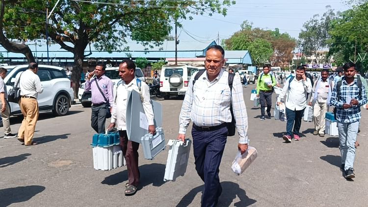 Shamli:अर्धसैनिक बलों की निगरानी में कल होगा मतदान, पुलिस-प्रशासन ने की ...