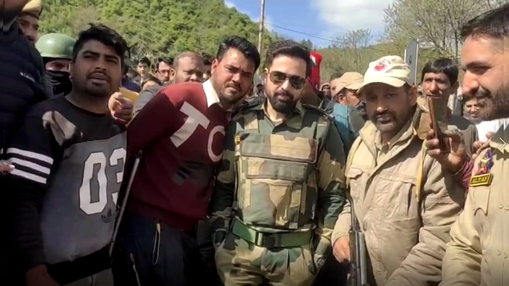 Emraan Hashmi Conduct Shooting Of Ground Zero Movie In Baramulla ...