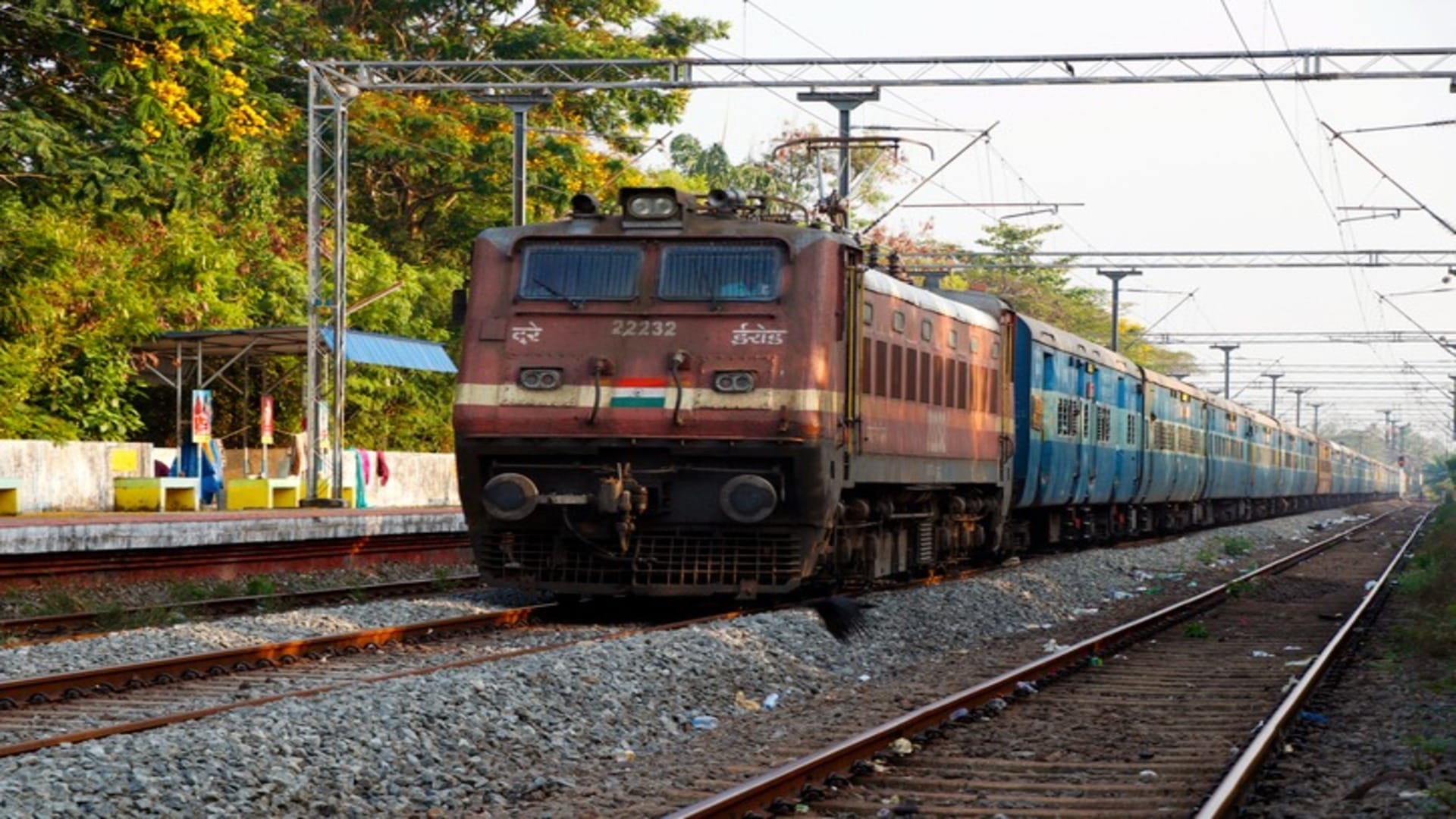 Indian Railways:क्या आप जानते हैं भारत की सबसे धीमी चलने वाली ट्रेन कौन ...