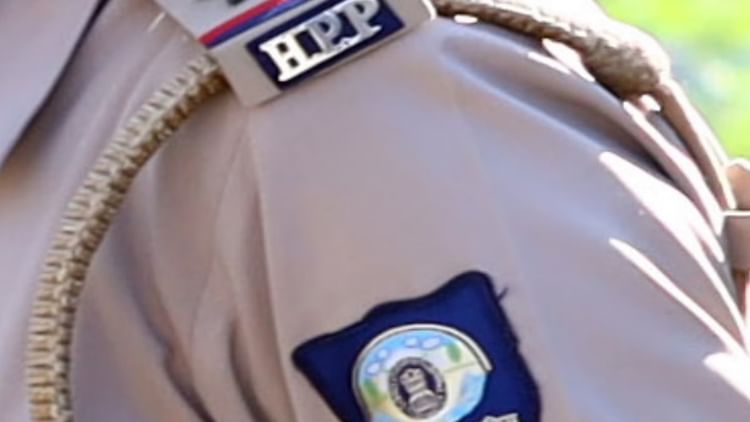 16 Constables And Sub Inspectors Of The Police Were Selected As Star ...