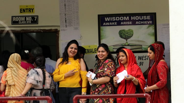 Jk Lok Sabha Phase 2 Election Live:जम्मू लोकसभा सीट पर 57.76% मतदान, इस ...